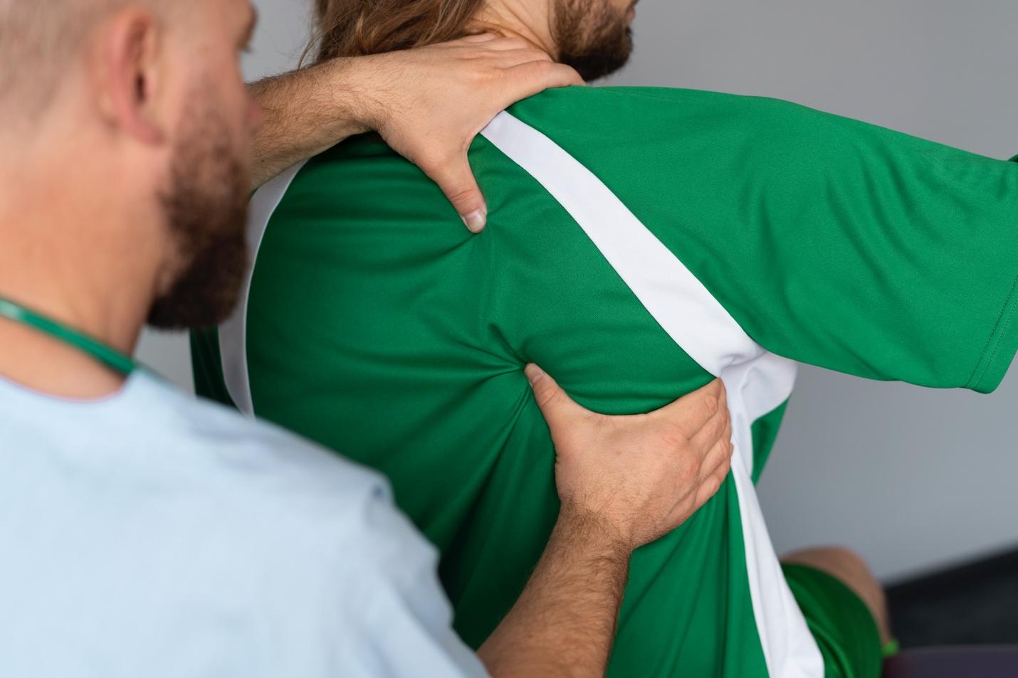 Shoulder Pain Causes, Symptoms, and Expert Treatment